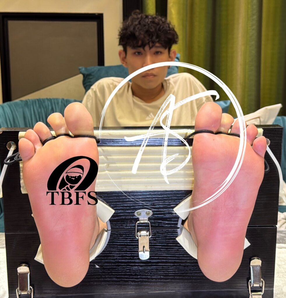 TBFS-Summer vacation TICKLING - arousiavideo